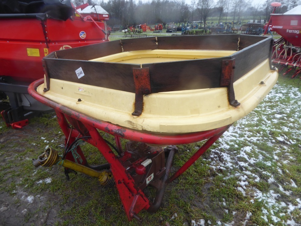 Vicon 802 vari spreader | York Machinery Sale (Tractors, vehicles ...
