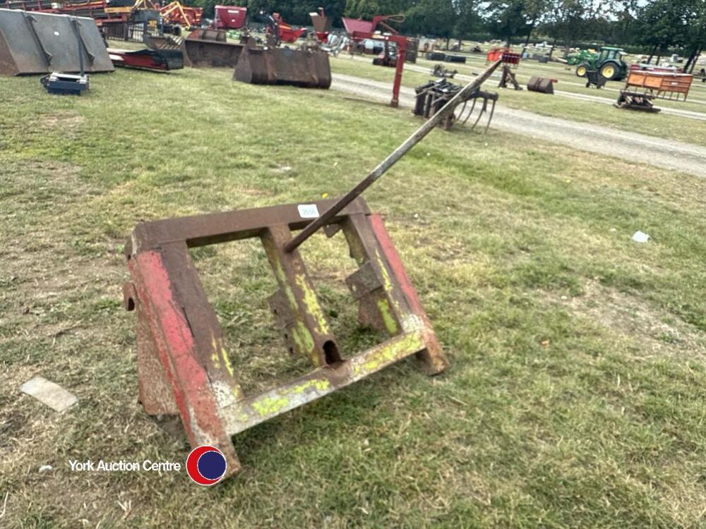 3 point linkage bale spike | York Machinery Sale (hedgers, buckets ...